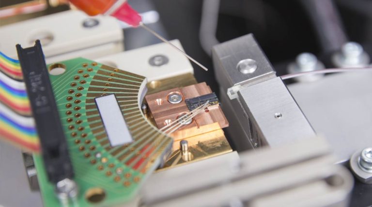 Photonic Device Assembly – ficonTEC Service